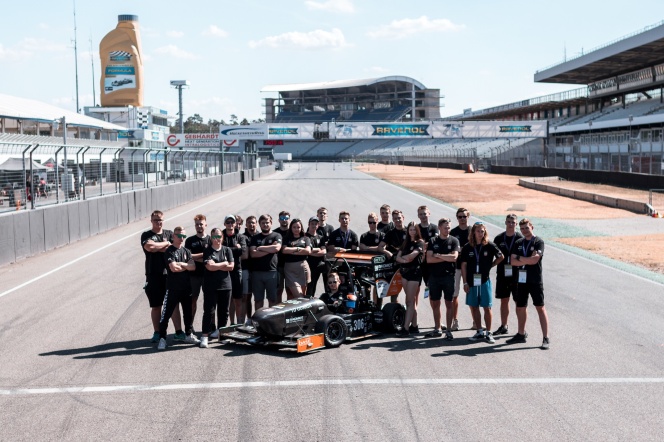 Prezentacja bolidu i trzy edycje zawodów. PGRacing Team zaczyna sezon! | Politechnika Gdańska